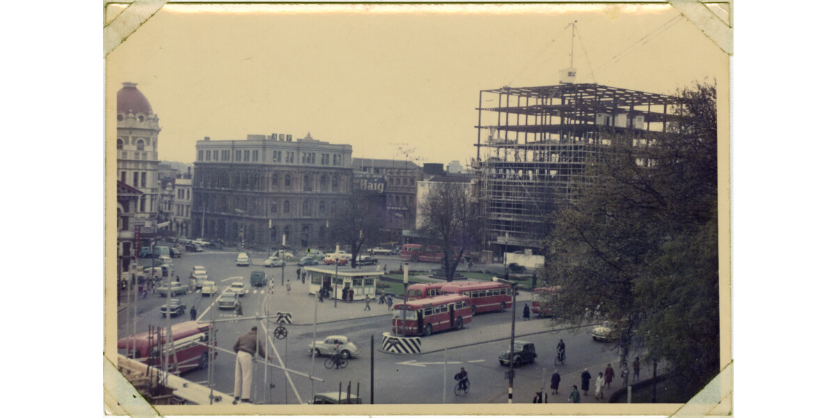 Construction in the Square | discoverywall.nz