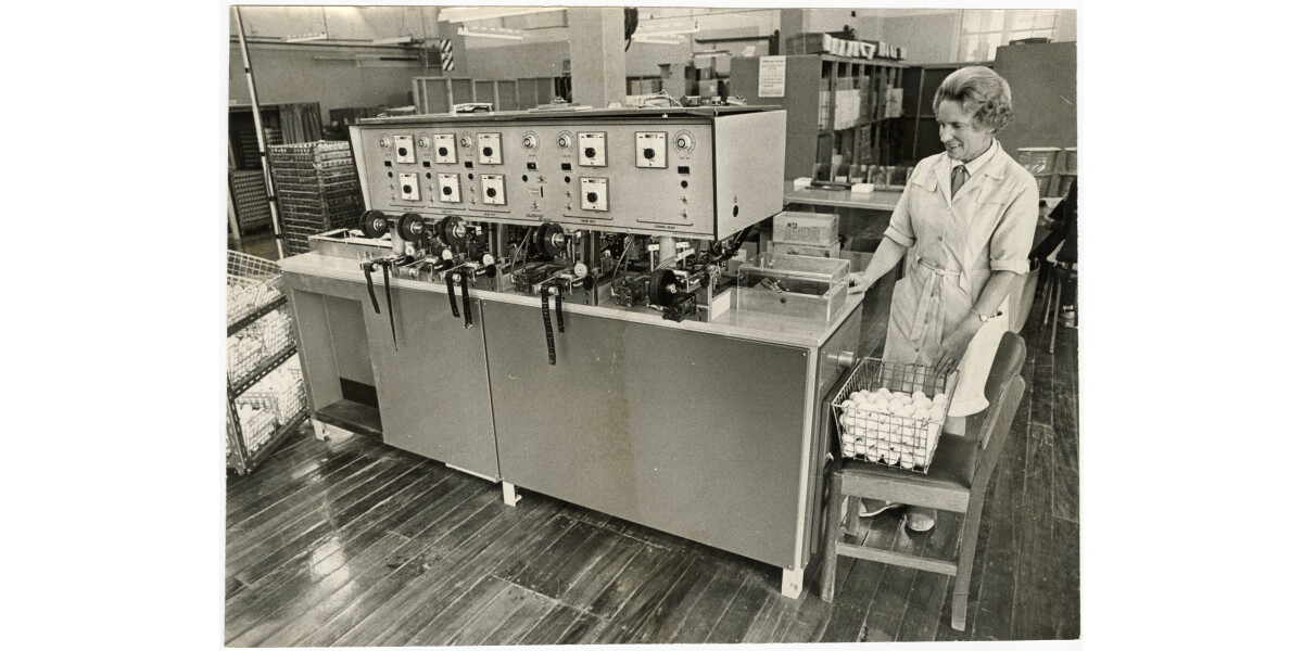 Golf ball machine | discoverywall.nz