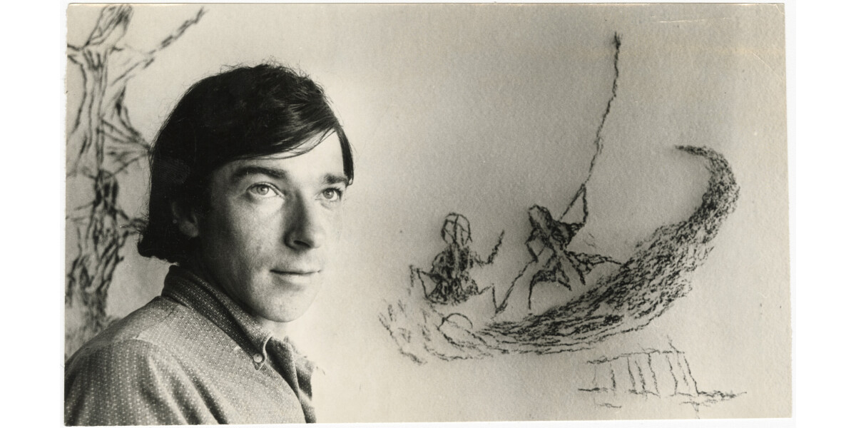 Tony Fomison with rock drawings | discoverywall.nz