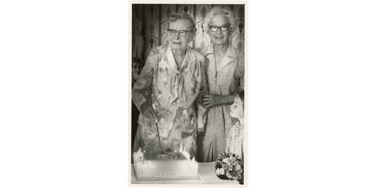 Edith Edwards' 100th birthday cake | discoverywall.nz