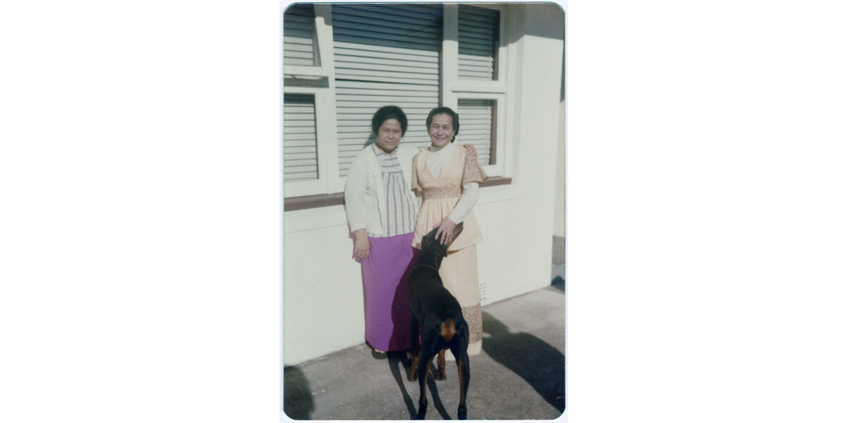 Sala Laban & Simoe Smith with Rhondo the dog | discoverywall.nz