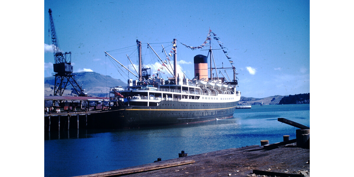 Inter Island Ferry Maori | discoverywall.nz