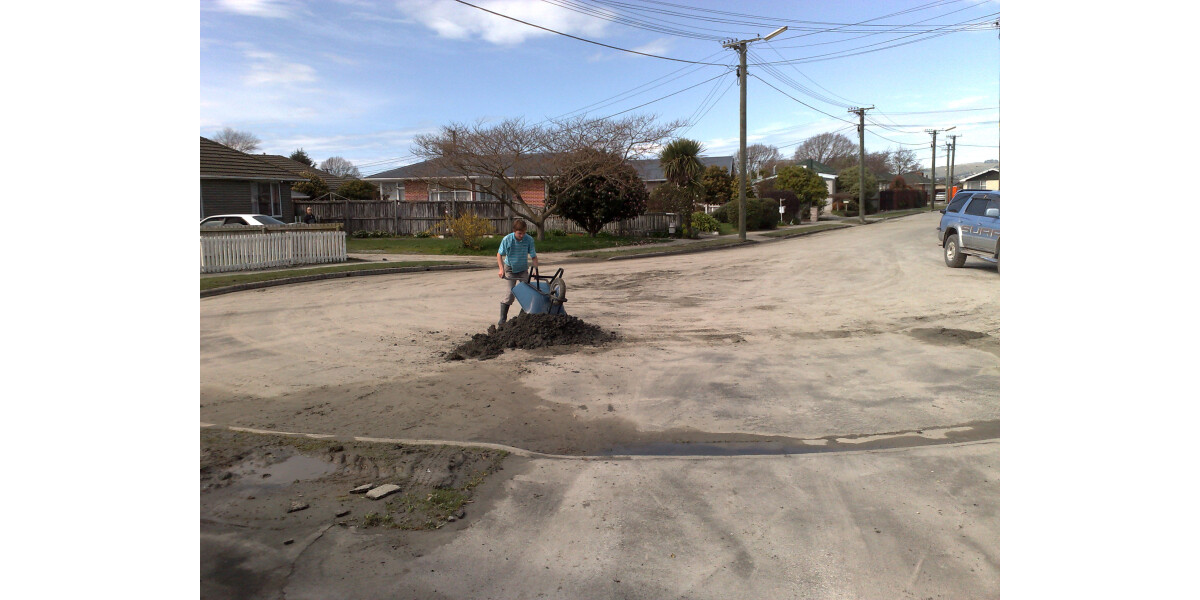 Shifting Liquefaction CHCH Quake | discoverywall.nz