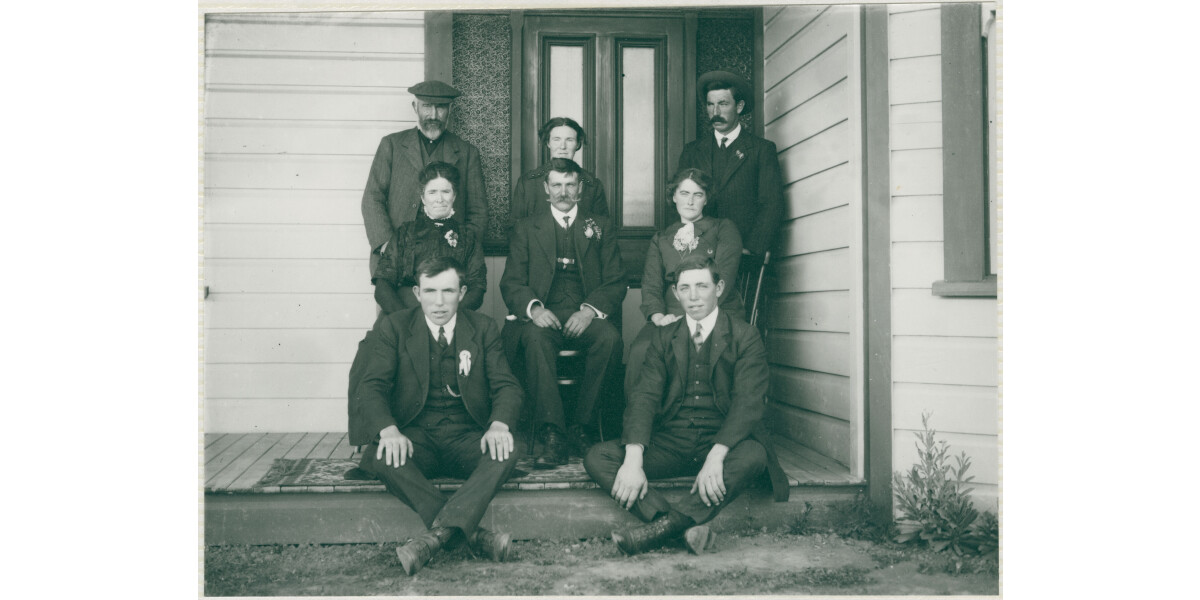 McKee Family Portrait | discoverywall.nz