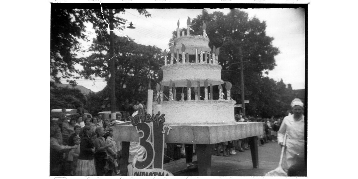 Hay’s 31st Christmas float | discoverywall.nz