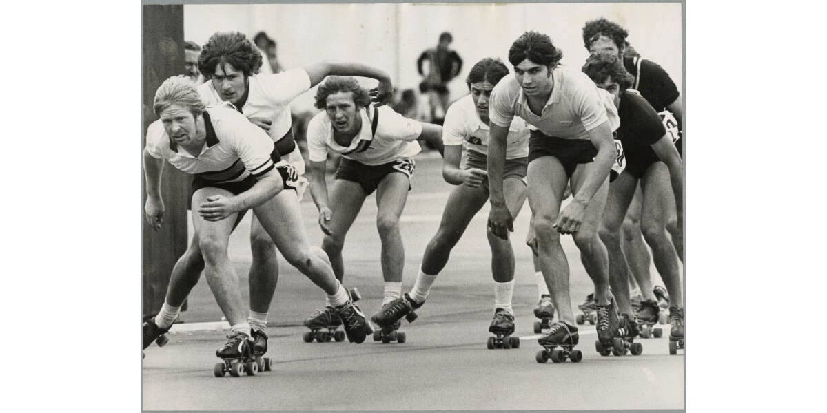 Roller skating championship competitors racing | discoverywall.nz