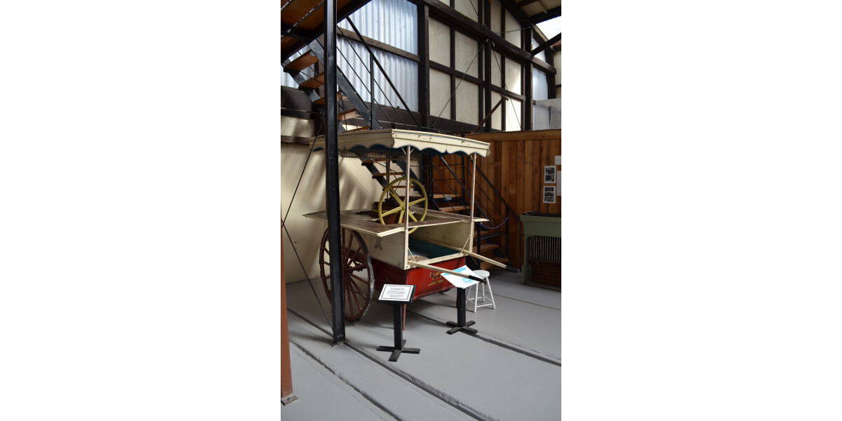 Ice Cream Charlie cart | discoverywall.nz