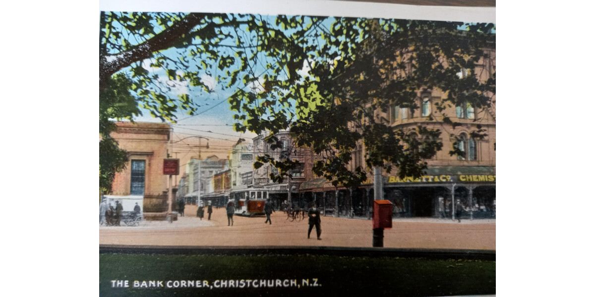 Bank Corner | discoverywall.nz