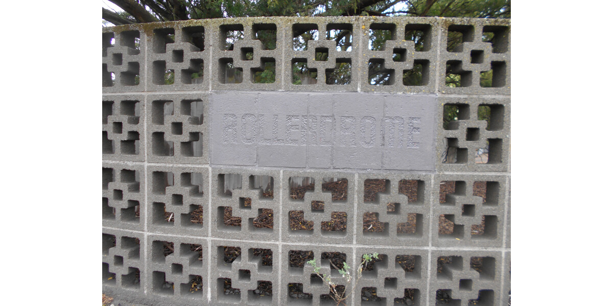 Sockburn Rollerdrome Gate | discoverywall.nz