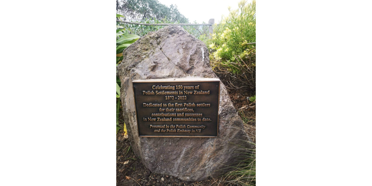 Dedicated to First Polish Settlers 1872 | discoverywall.nz