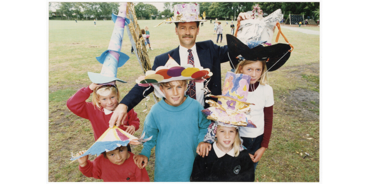 Beckenham school students and head teacher | discoverywall.nz