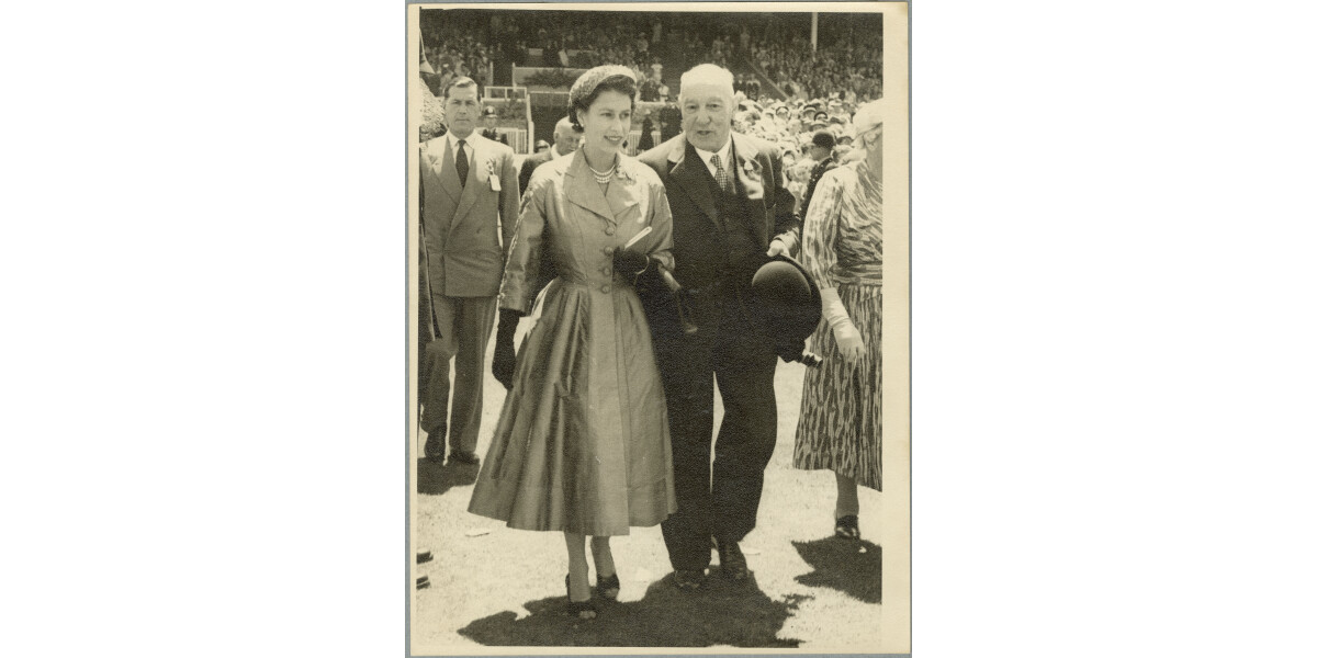 Queen Elizabeth II and NZ Prime Minister | discoverywall.nz