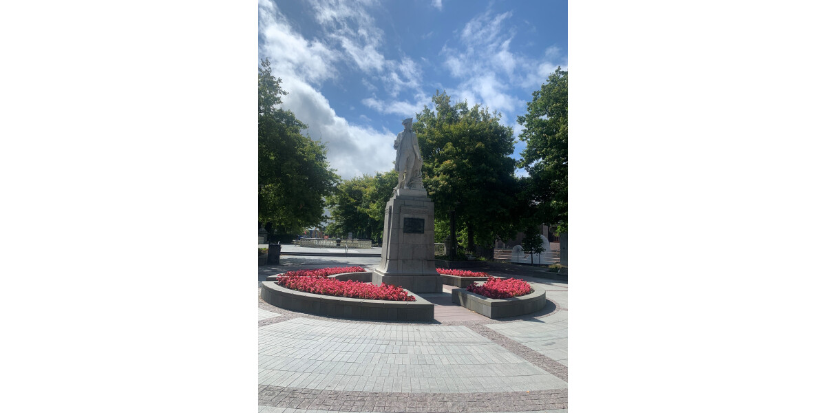 Captain James Cook statue | discoverywall.nz