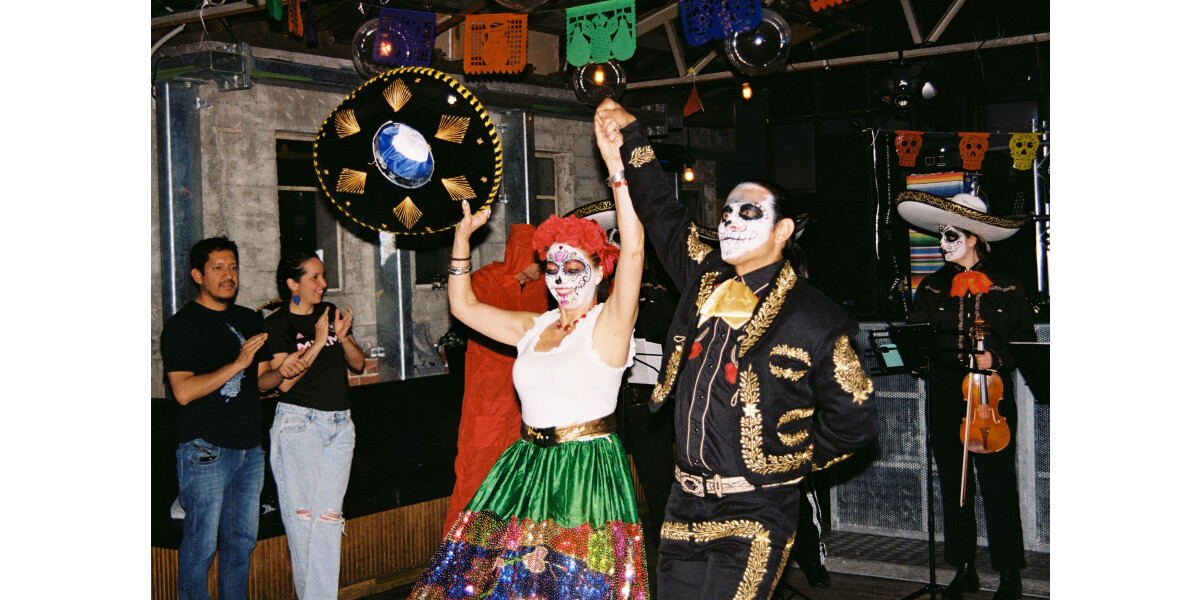 El Jarabe Tapatío | discoverywall.nz