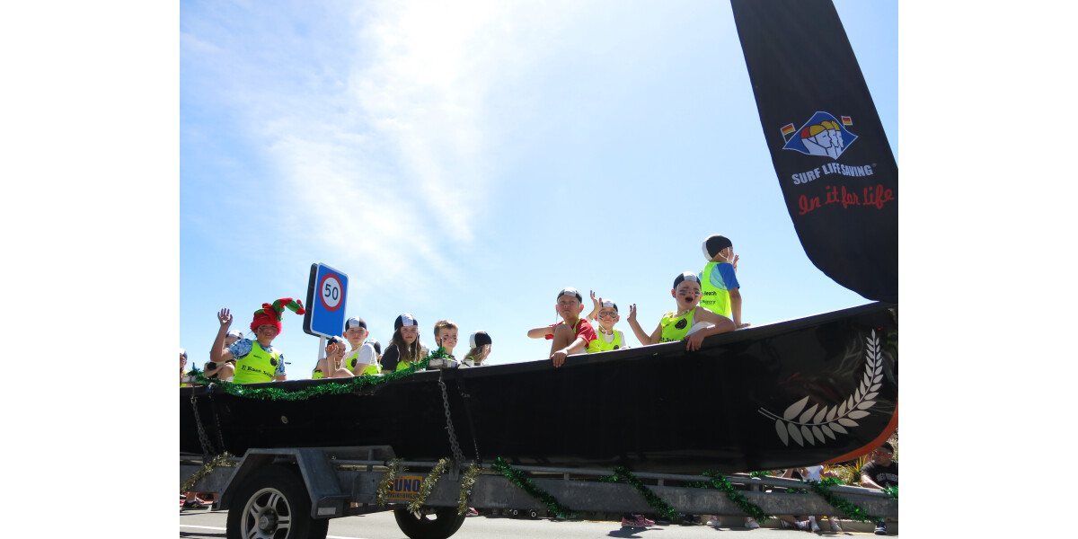 Surf lifesaving surf boat float | discoverywall.nz