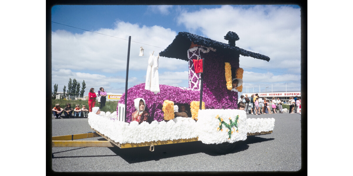 Shoe float | discoverywall.nz