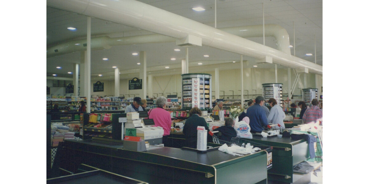 Checkouts in New World supermarket | discoverywall.nz