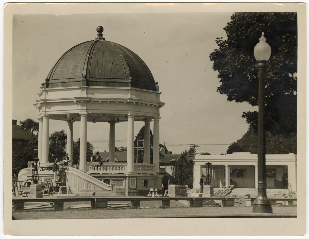 Thomas Edmonds Band Rotunda | discoverywall.nz