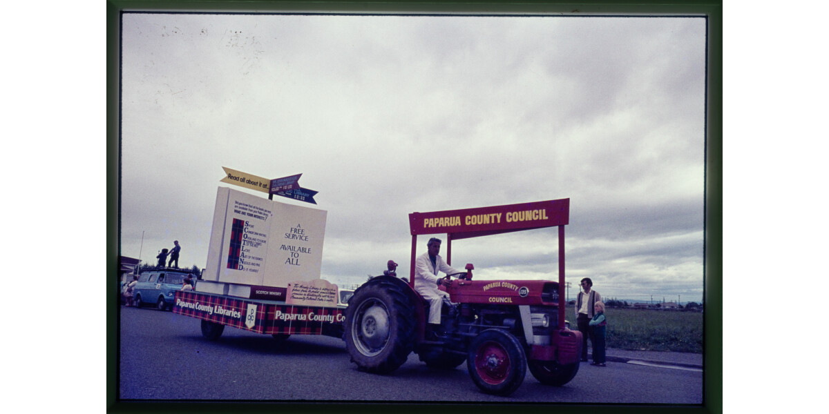 Paparua County Libraries float | discoverywall.nz
