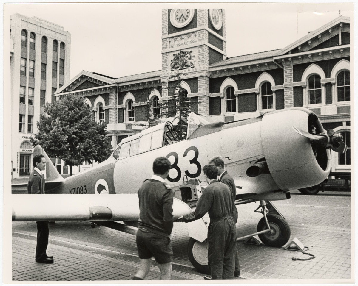 Harvard plane being reassembled in Cathedral Square | discoverywall.nz