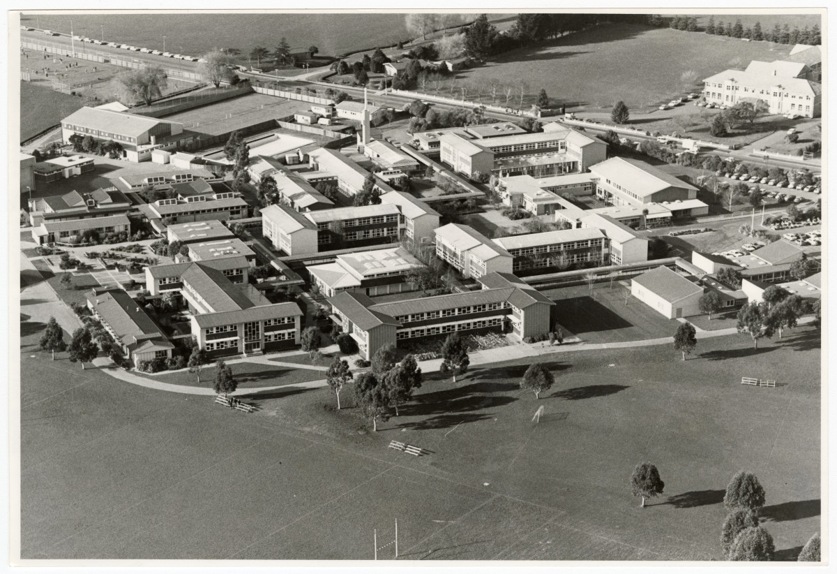 Aerial view of Burnside High School | discoverywall.nz