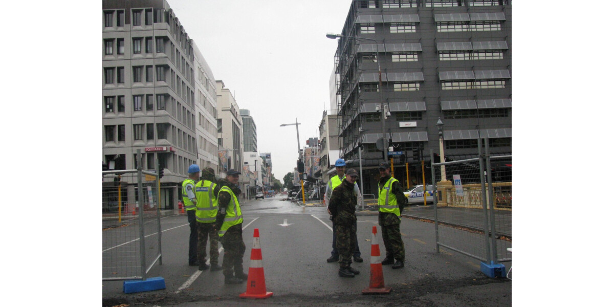 Guarding the cordon | discoverywall.nz