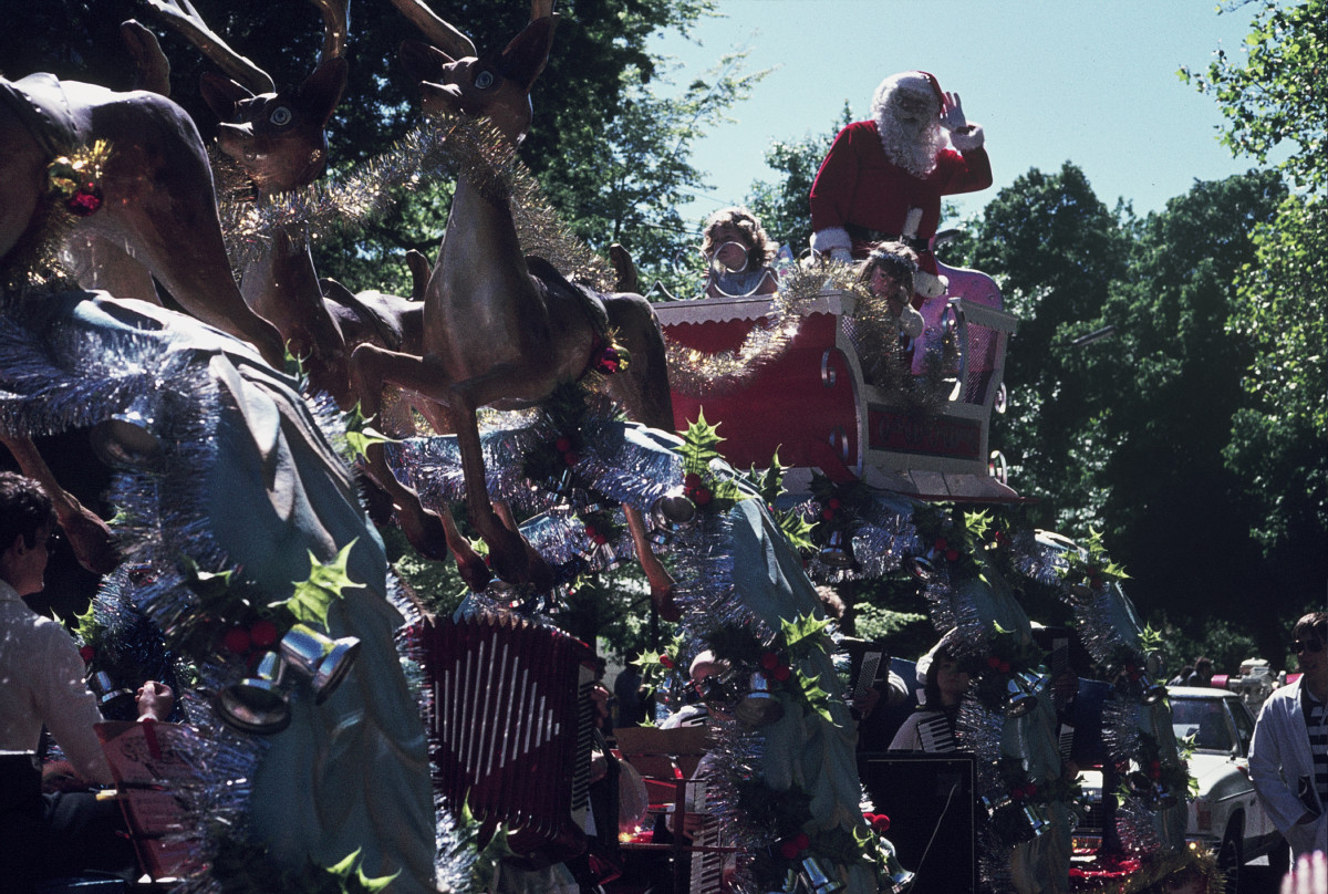 Santa float | discoverywall.nz