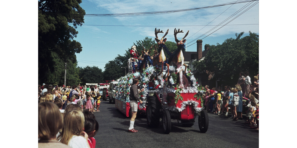 Santa float | discoverywall.nz