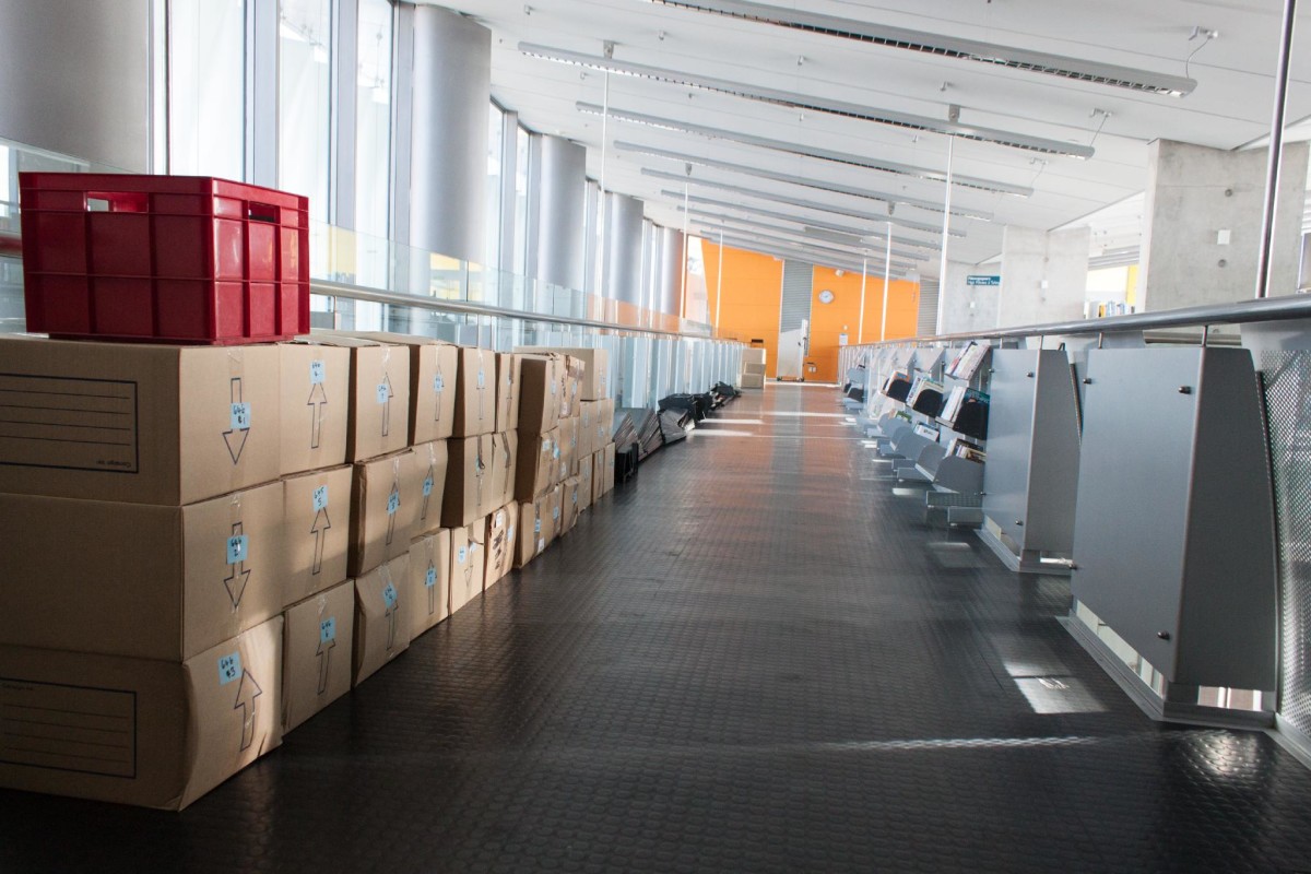 Packing up the New Brighton Library | discoverywall.nz