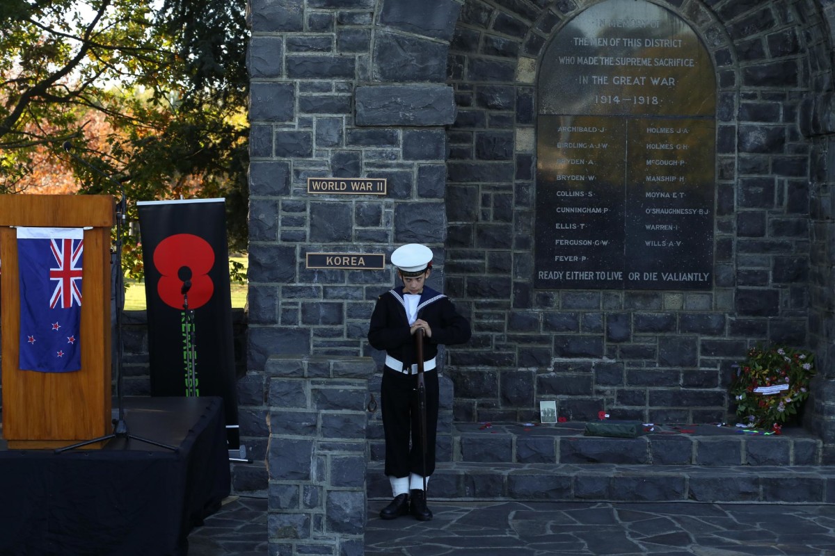 Cadet at Anzac Day memorial service | discoverywall.nz