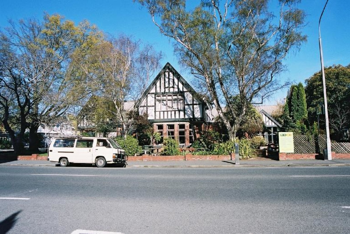 Dux De Lux, East side from Montreal Street | discoverywall.nz