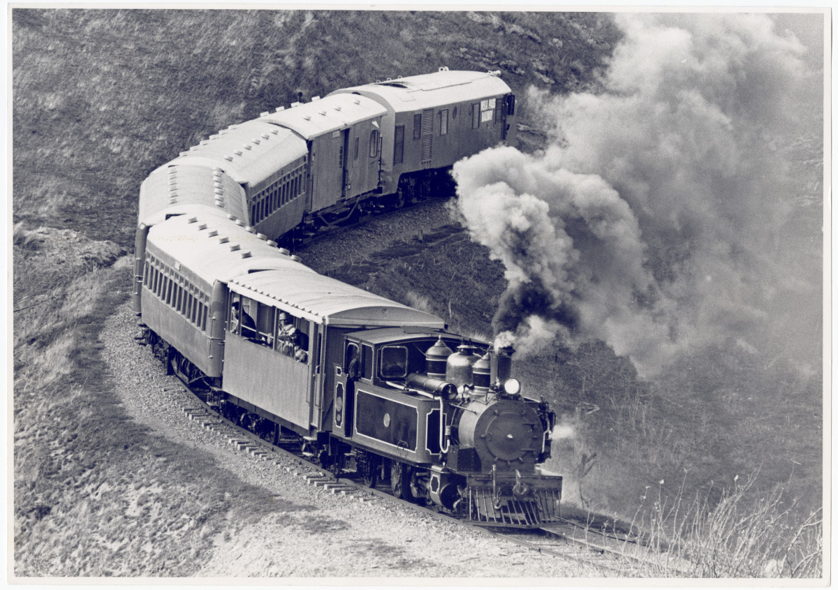 Steam locomotive engine W192 at Weka Pass | discoverywall.nz