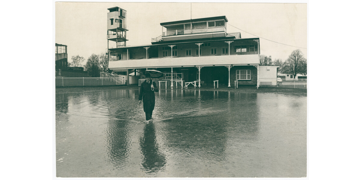 Flooded Riccarton racecourse | discoverywall.nz