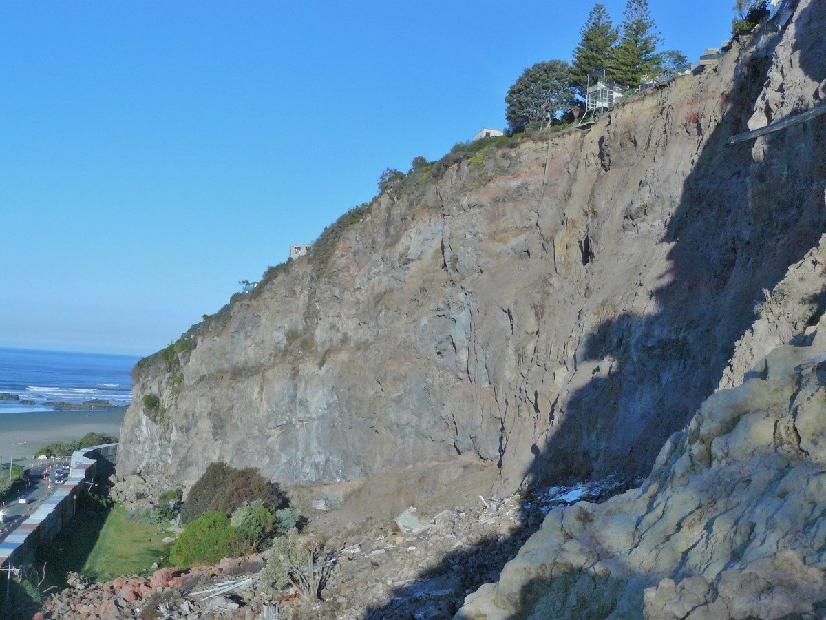 Collapsed cliff at Clifton | discoverywall.nz