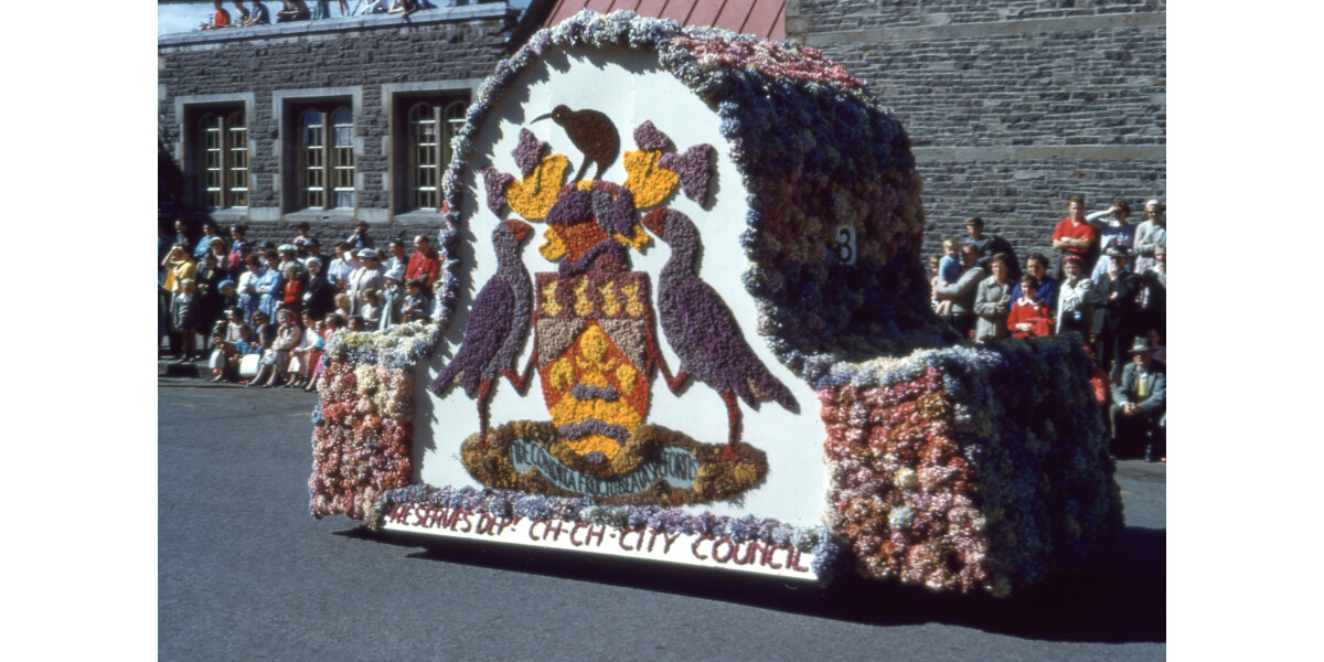 Floral procession Christchurch City Council float | discoverywall.nz