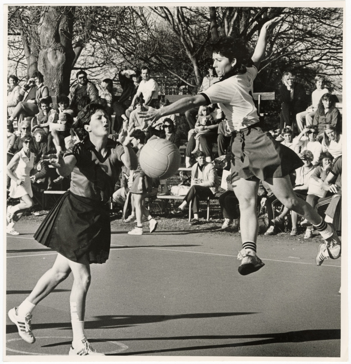 St Nicholas v Sacred heart netball match | discoverywall.nz