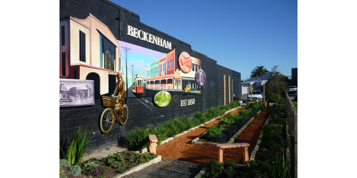 Beckenham Community Landscape Project and mural | discoverywall.nz