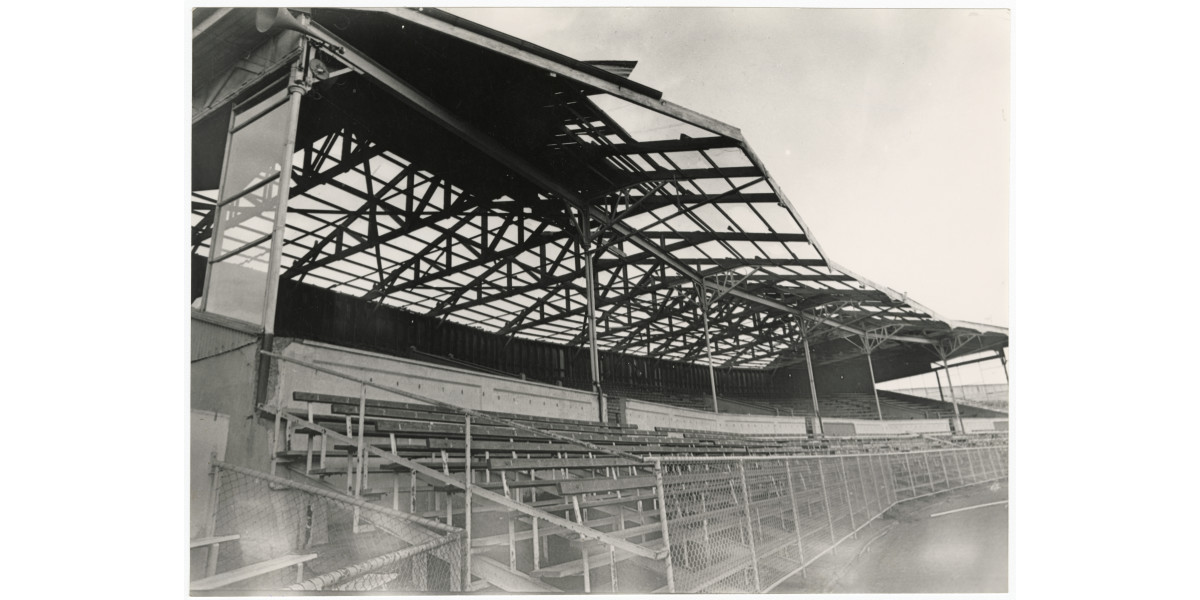 Damage to No. 4 stand | discoverywall.nz