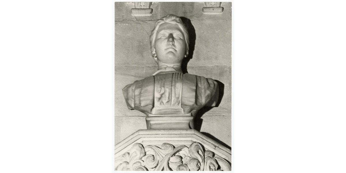 Bust of Helen Connon | discoverywall.nz