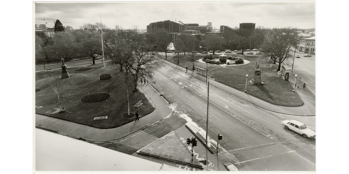Victoria Square from the Farmers building | discoverywall.nz