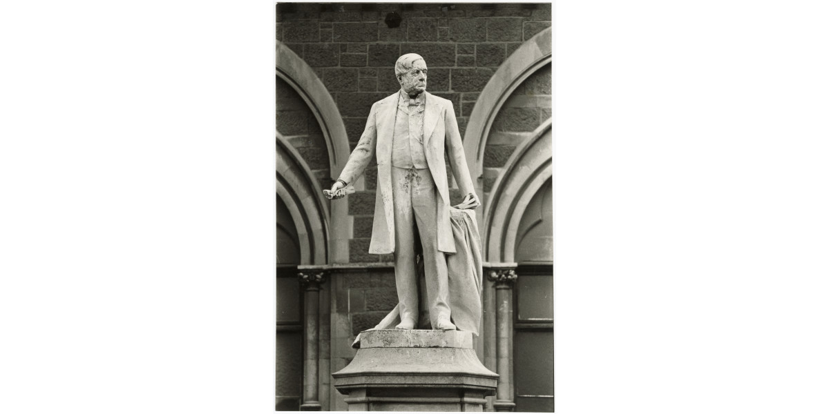 William Rolleston statue | discoverywall.nz