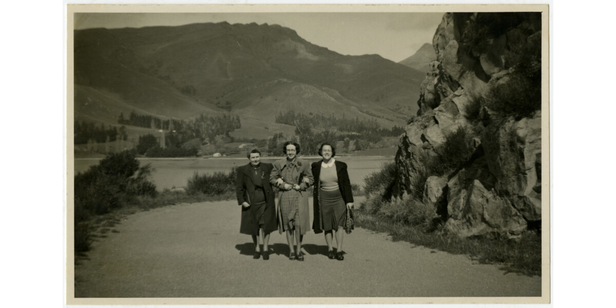 Walking along Purau Avenue | discoverywall.nz