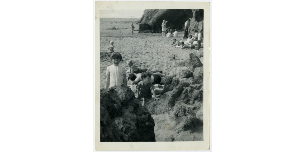 Cave Rock Sumner. | discoverywall.nz