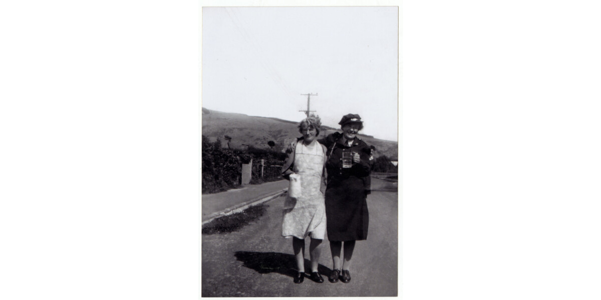 Phyllis Sutton delivering mail | discoverywall.nz