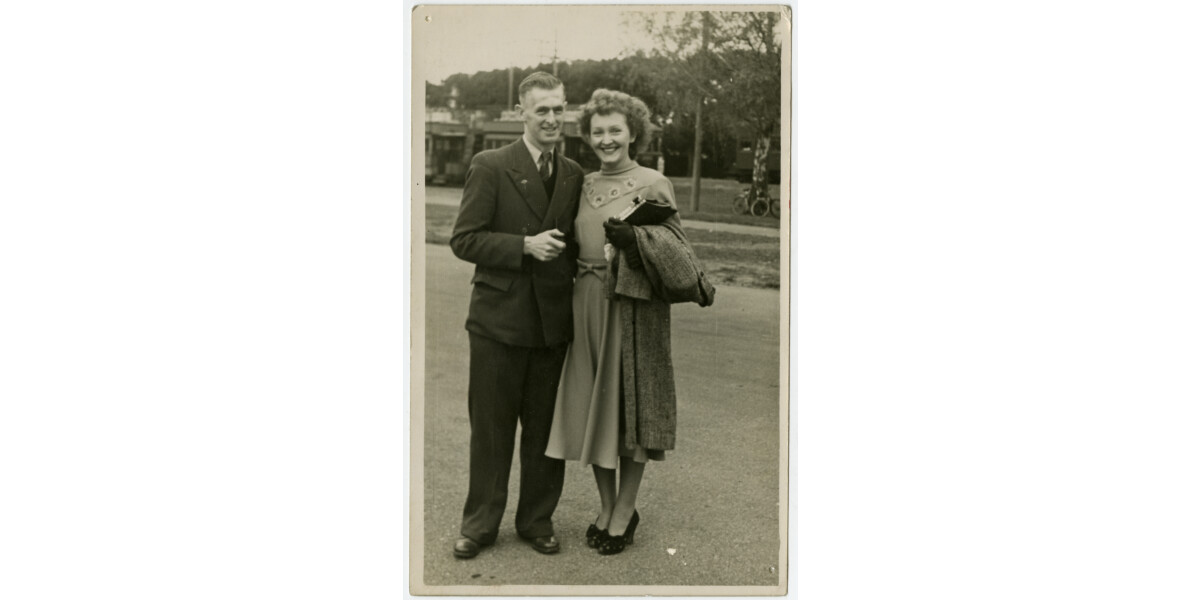 Jim and Lyn Annand wedding photo | discoverywall.nz