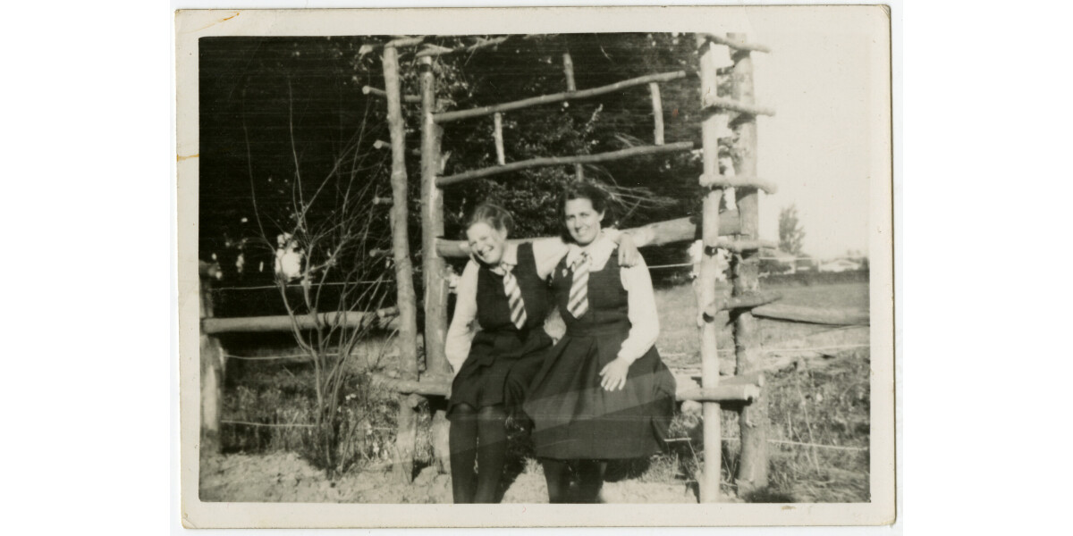 Alice White and Olive O'Connor | discoverywall.nz